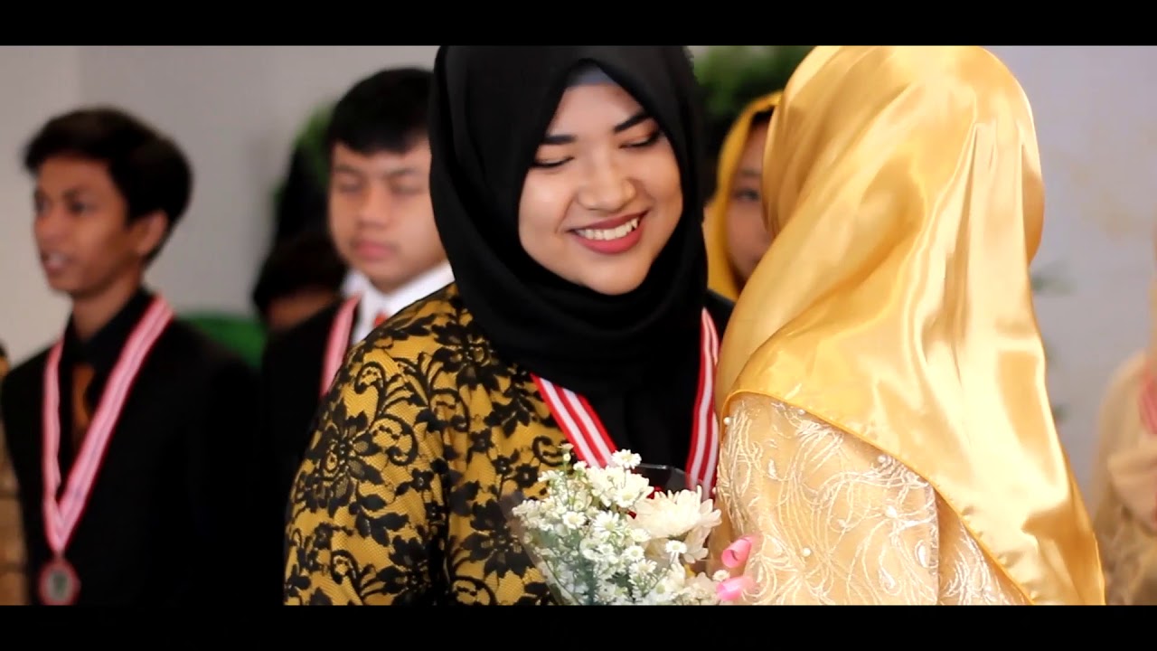 Lazuardi Global Islamic School Graduation 2019 - YouTube