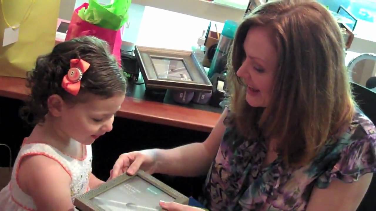 Emma Kelly's Bday Presents to Kellie - YouTube