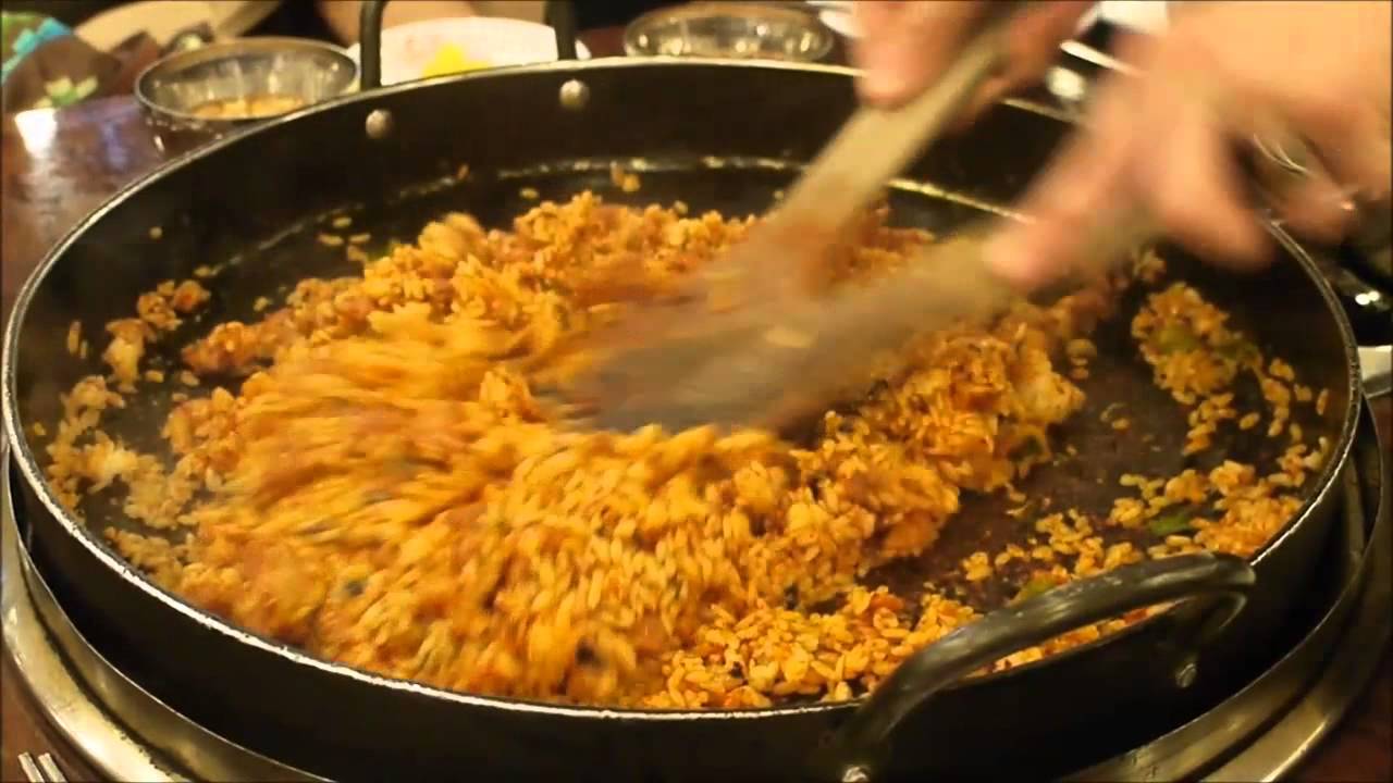 Yoogane Dak-Galbi in Myeongdong, Seoul - YouTube