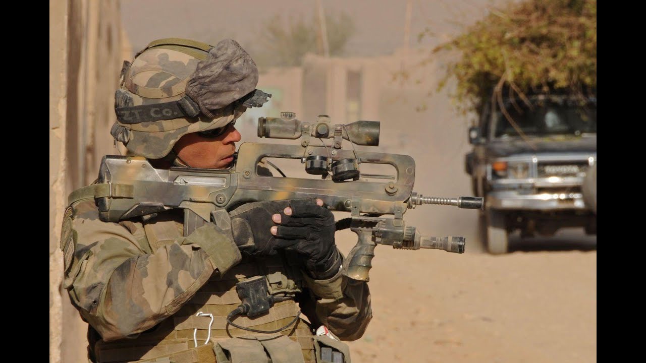 Famas G2 Moded Training 1 vs 1 Board PVP - US1 #stayout - YouTube