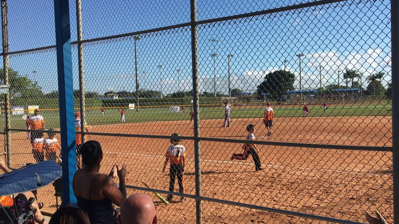 Home Run Over the Fence - 8u baseball - YouTube