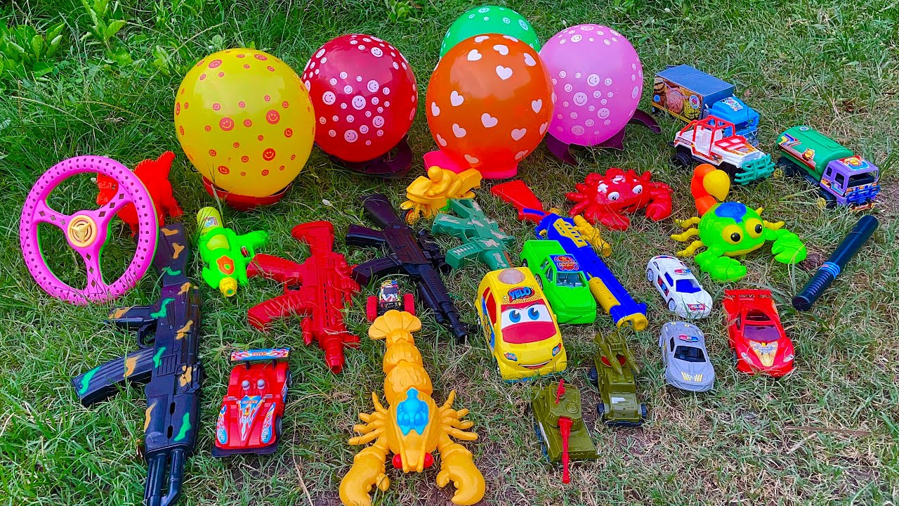 Menemukan balon warna warni meletus berhadiah mainan topeng,mainan ...