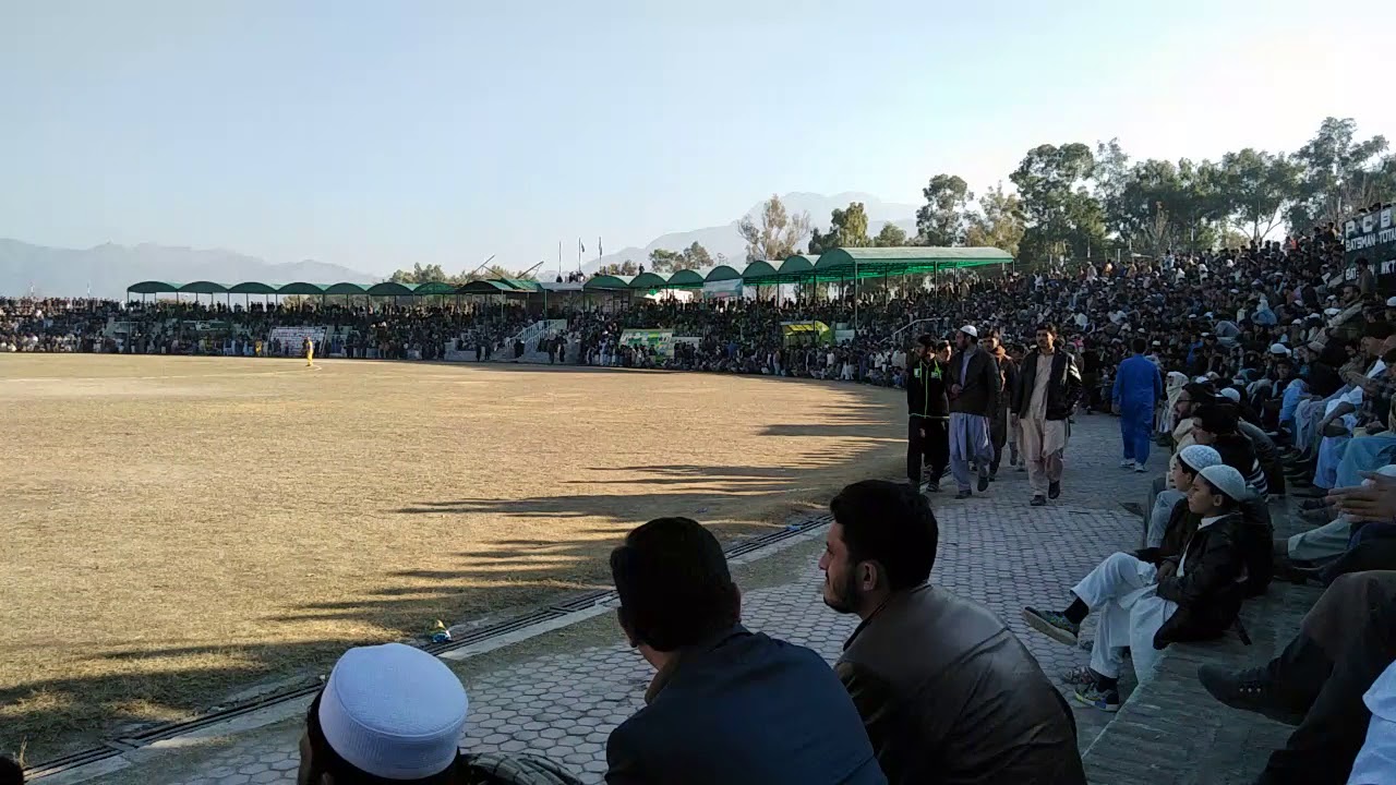 Bajaur agency 30 thousands crowd in bajuar sports complex - YouTube