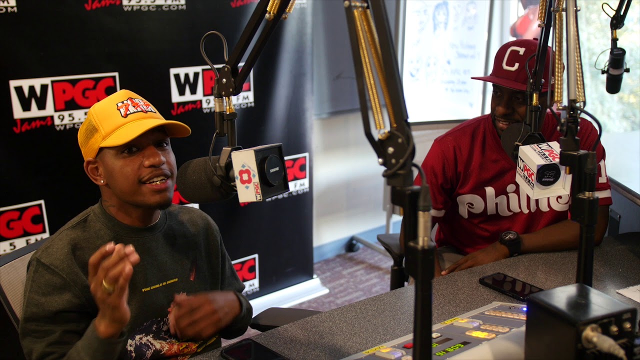 GUAPDAD 4000 SITS DOWN @DJAKADEMIKS TALKS 8FT DURAG AND MORE - YouTube