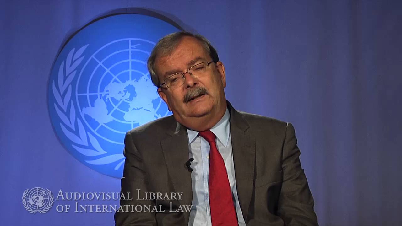 Marco Sassòli - Introduction to International Humanitarian Law - YouTube