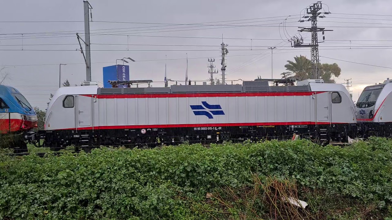 רכבת ישראל 4 קטרים חשמלים! Israel railways -4 Bombardier Traxx pull by ...