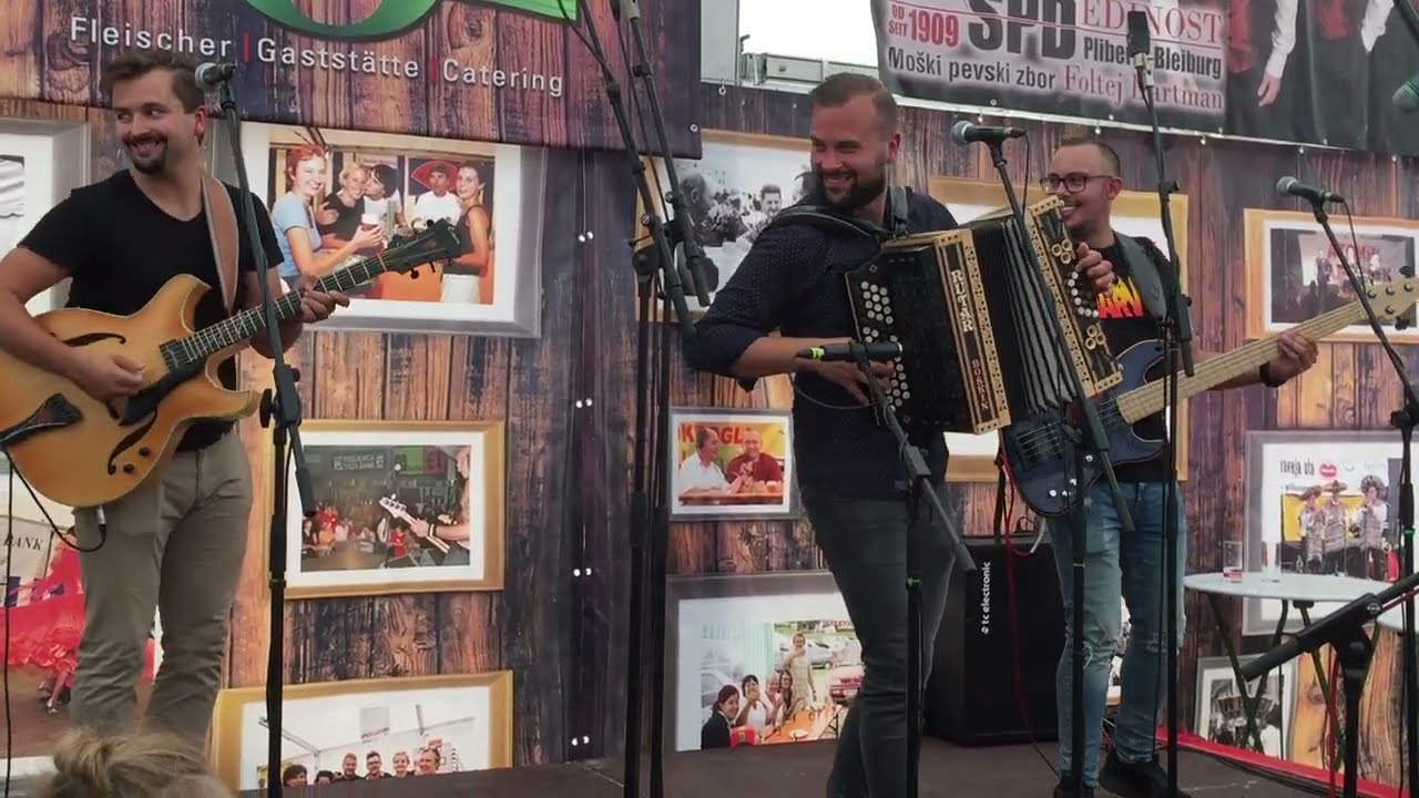 Eine flotte Polka von Slavko Avsenik wird von einem Slowenischen Trio ...