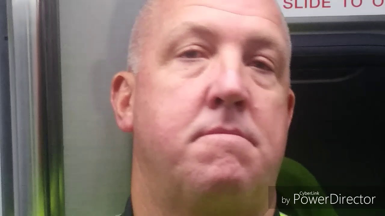 Intimidation Fail Officer DingleBerry 1st Amendment Audit - YouTube