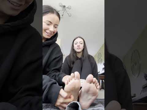 Amateur tickling - Elisha's feet TICKLED