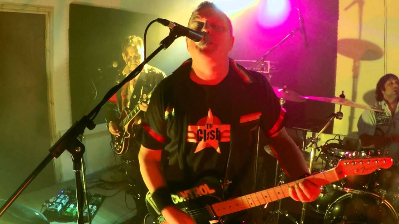 The Complete Clash - White Riot - YouTube