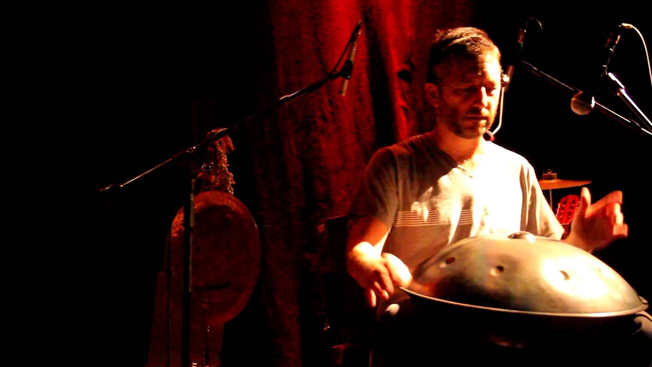 Alejandro_Oliva_Trio-Canción de cuna costera-Café_Vinilo - YouTube