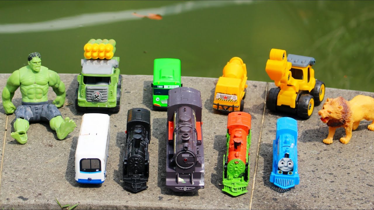 WOW! Menemukan Lokomotif Kereta Fenfa, Thomas, Rail king & MRT Hanyut ...