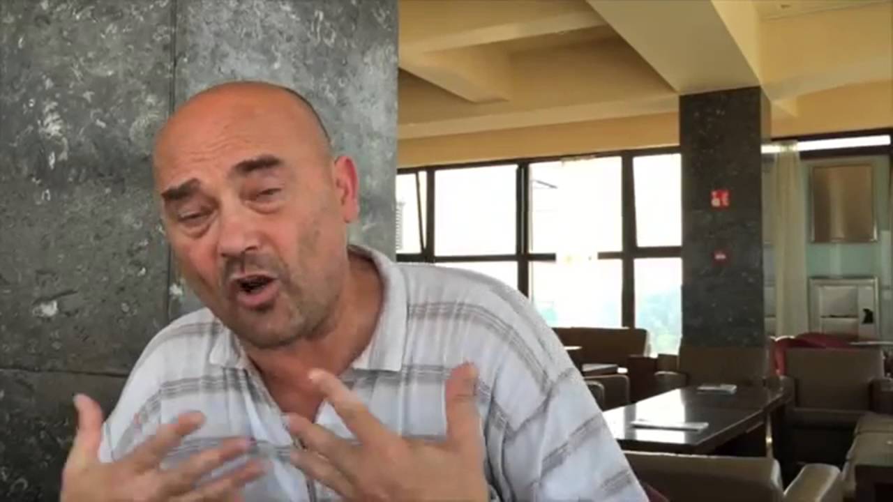 Roman Vodeb: Ojdipov kompleks in koroška dečka - YouTube