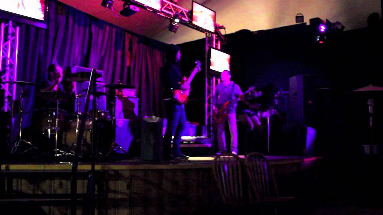 Fairlane - "Blame Myself" Live at Saddle Ranch Universal Studios - YouTube