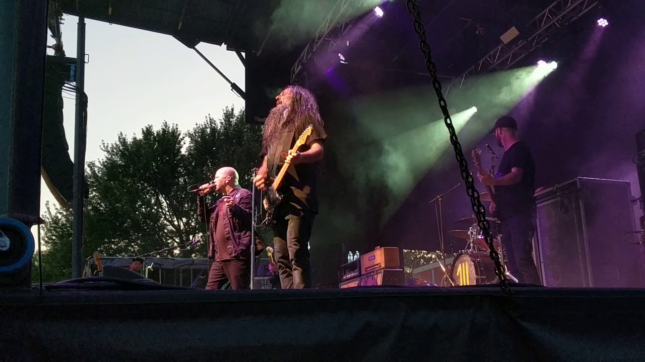 Paralyzer- Finger Eleven- Canal Days - YouTube