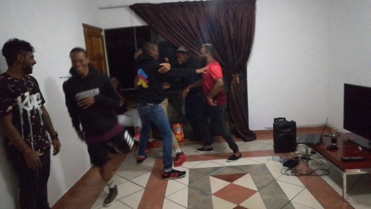Dj Clizo Moment of Silence 🔥💯💖 Head Vosho Challenge💃😘 ️🙌🔥 - YouTube