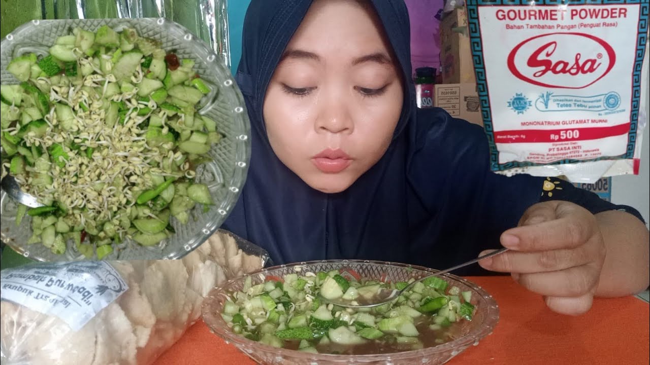 Mukbang Rujak Mentimun/Bonteng Enak Dan Seger || dikasih Sasa tambah wenakkk - YouTube