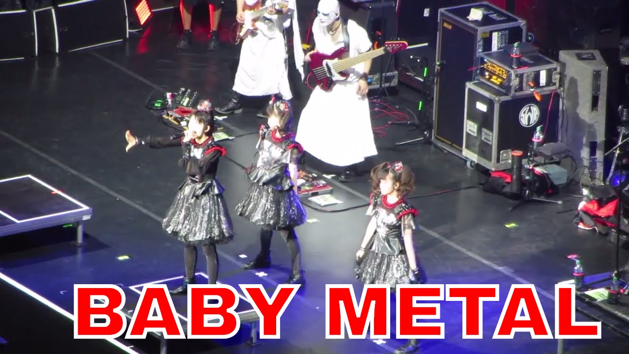 BABY METAL PERFORM KARATE Live at the o2 Arena LONDON 18th December 😀🈹 ...