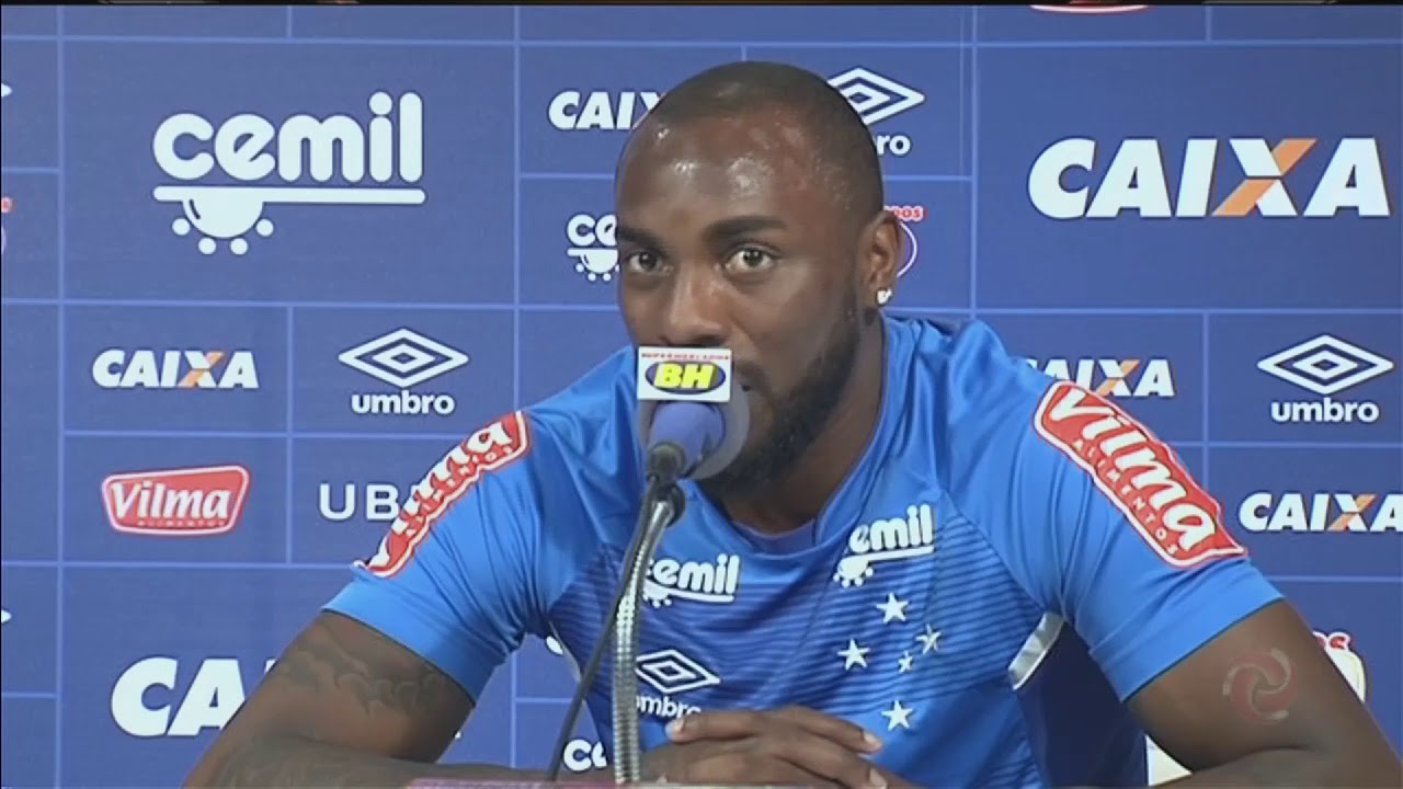 Exclusivo: Lucas Romero reflete a alegria celeste - YouTube