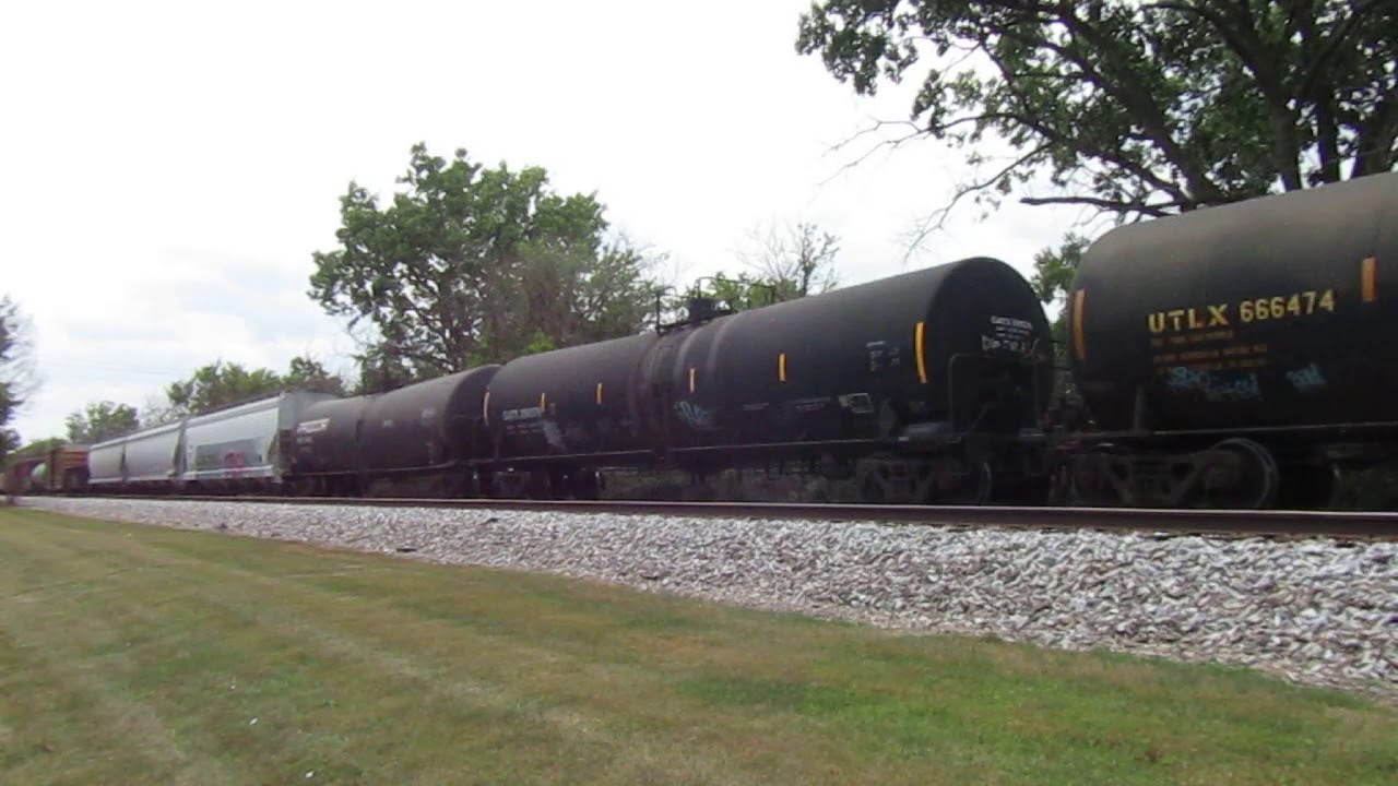 Northbound NS 6700 and CP 8847 on the Canadian Pacific - YouTube