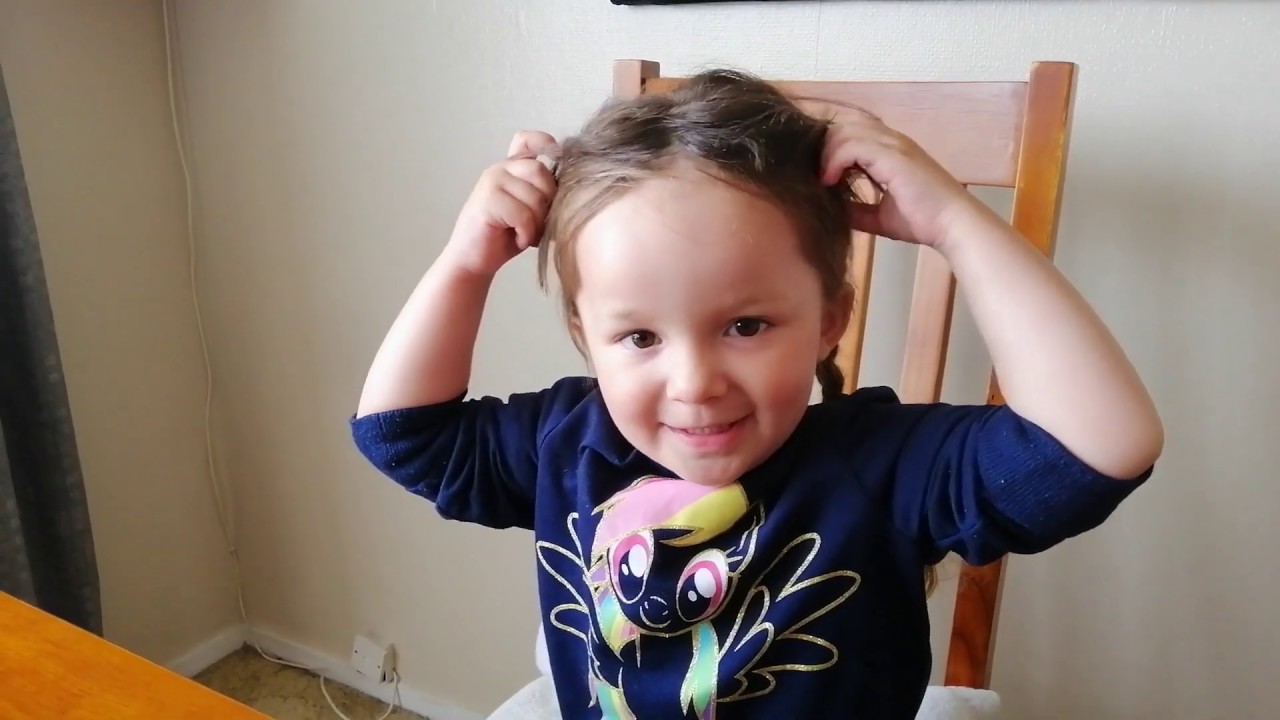 Super Cute future youtuber - YouTube