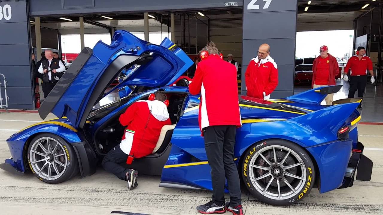 GIRL DRIVING THE FERRARI FXX-K?!?!?! - YouTube