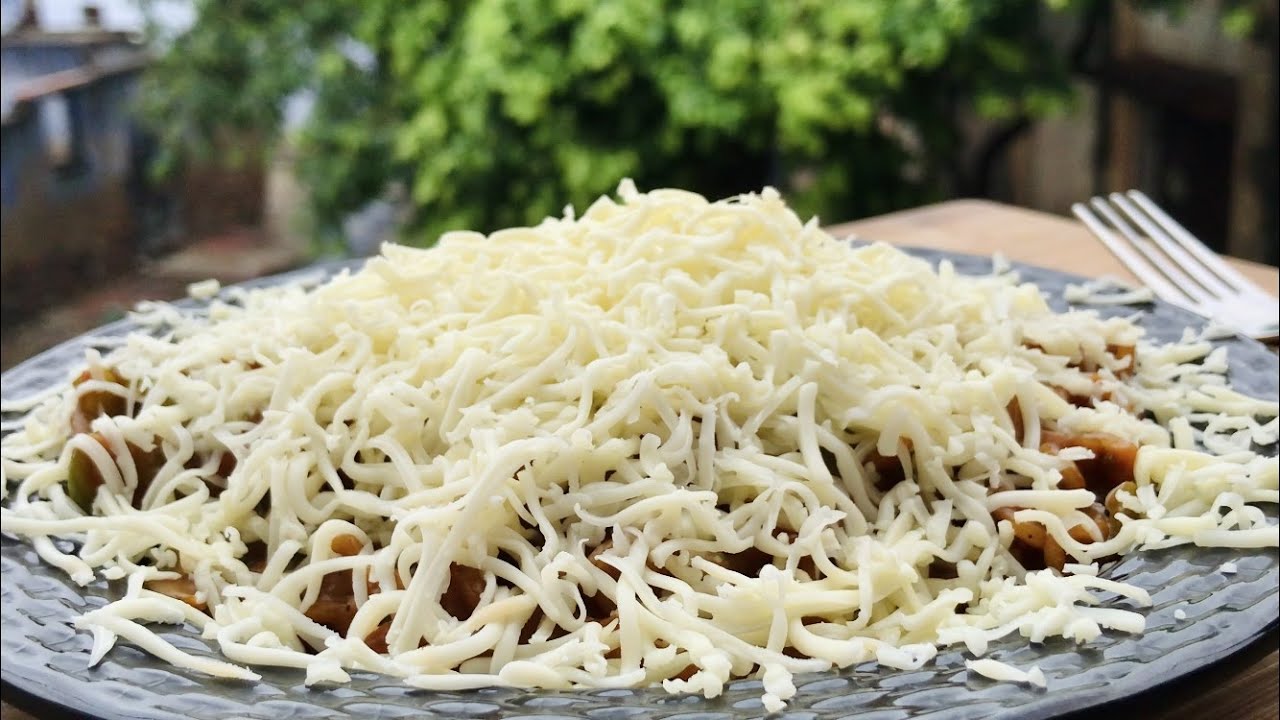 Cheesy Maggi in 5 Minutes | Schezwan Maggi Street Food | Street Style ...