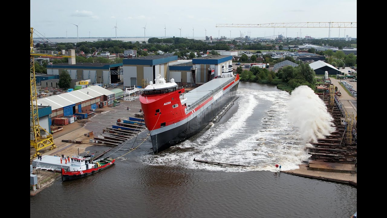 MV Alexia onder grote belangstelling te water gelaten bij scheepswerf ...