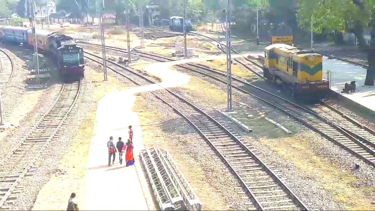 ERNAKULAM OKHA EXPRESS 16338 ARRIVING AT RAJKOT JUNCTION | INDIAN ...