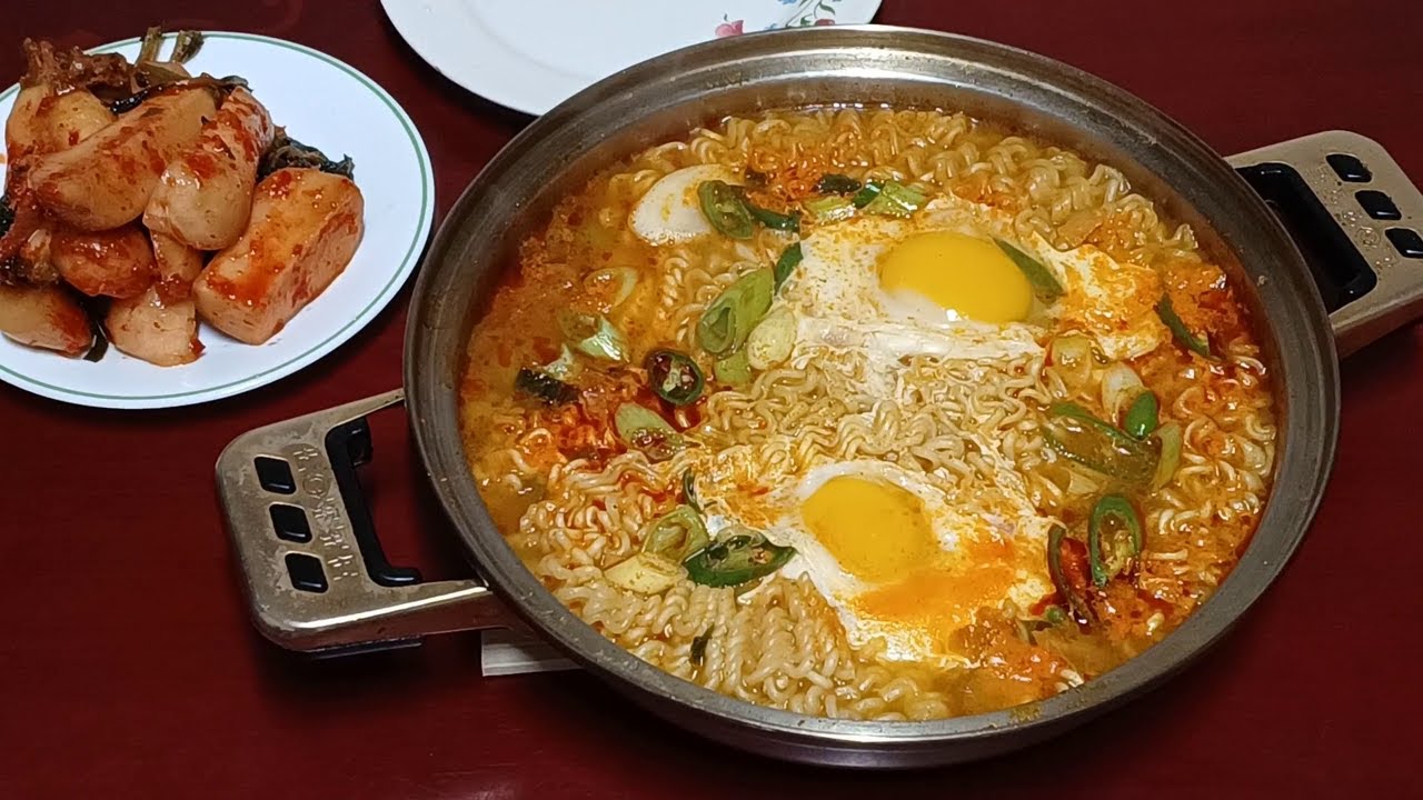 틈새라면, 알타리김치, 먹방, 혼술 / Teumsae Ramen, Altari Kimchi, Mukbang, Drinking ...