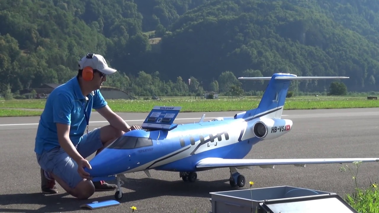 FIRST RC PILATUS PC-24 RC TURBINE MODEL BUSSINES JET - YouTube
