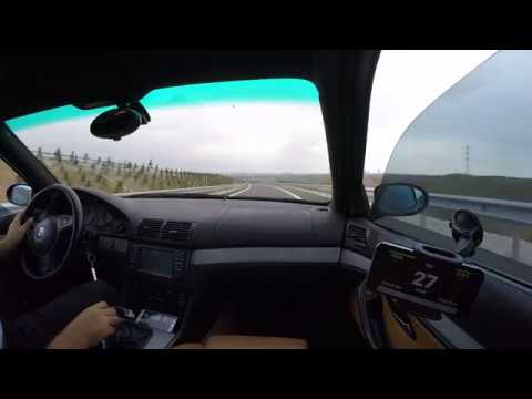 Bmw E39 M5'in Tüneldeki Egzoz Sesi ve Kalkışı