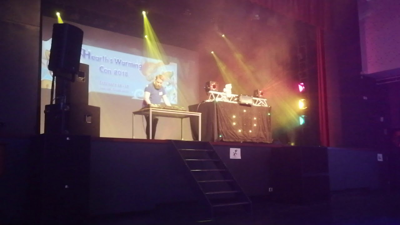 Modern Bard - Live @ HWCon 2018 - YouTube
