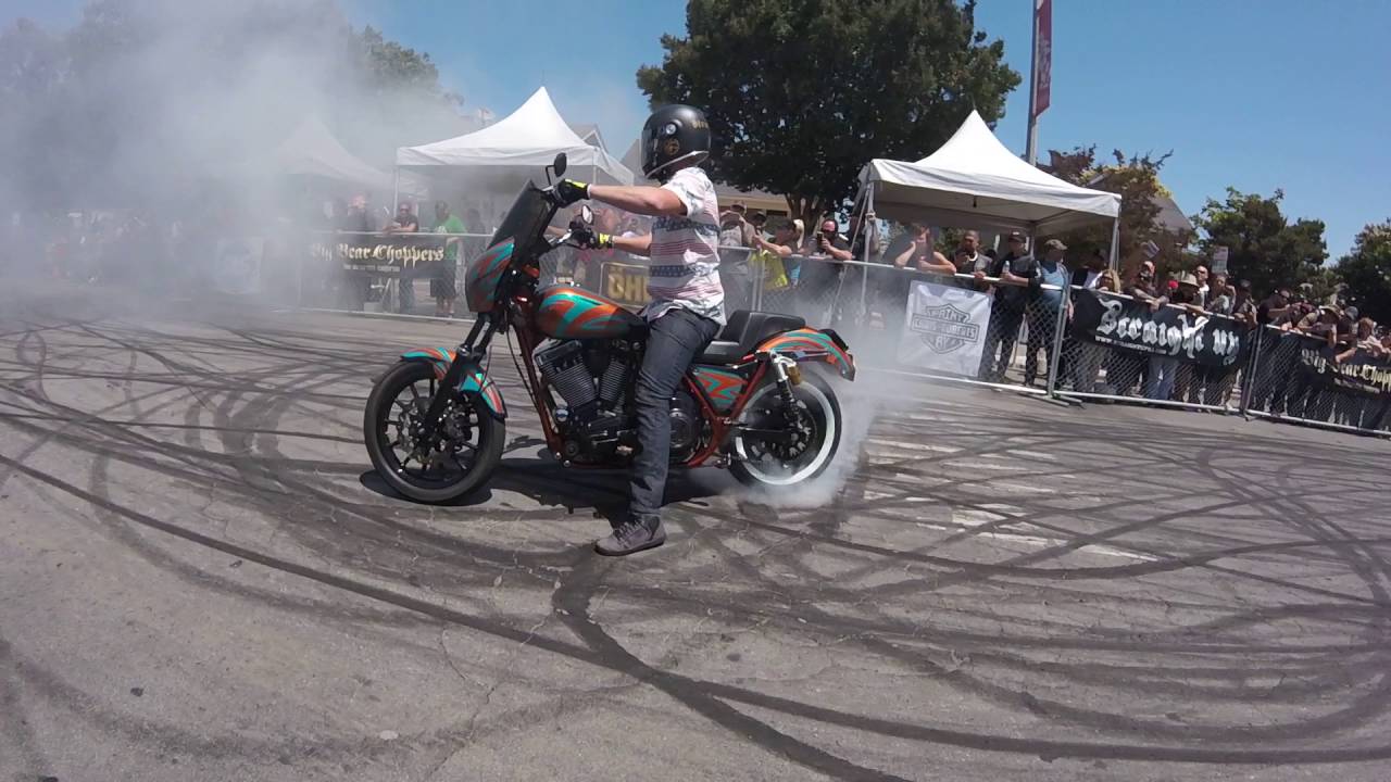 Stunt show Hollister Independence Rally 2016 - YouTube