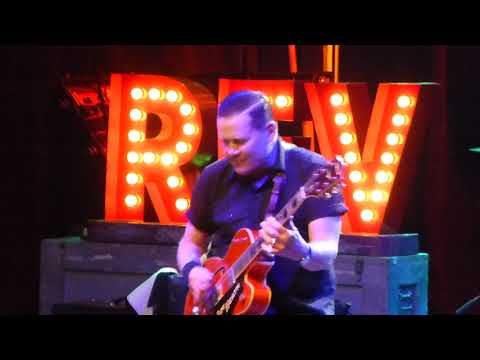 The Rev. Horton Heat - Little Queenie (Chuck Berry) - Santa Ana