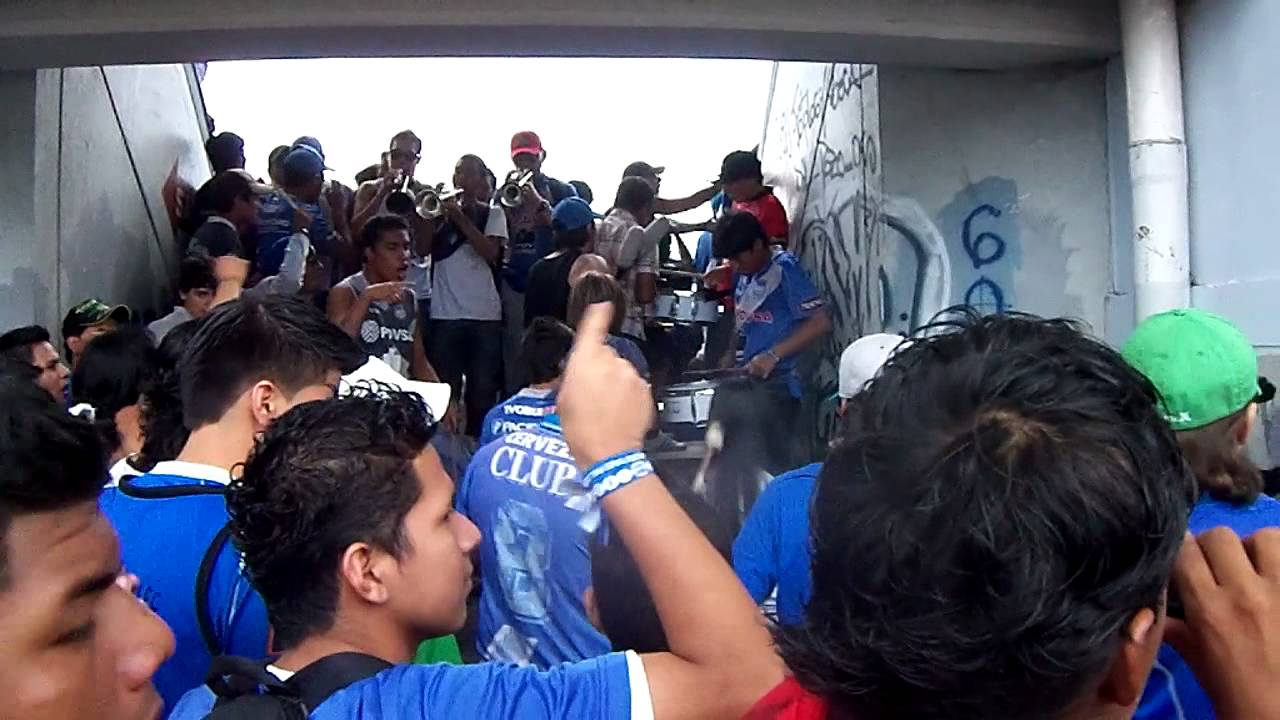 LA MEJOR HINCHADA DEL ECUADOR - YouTube