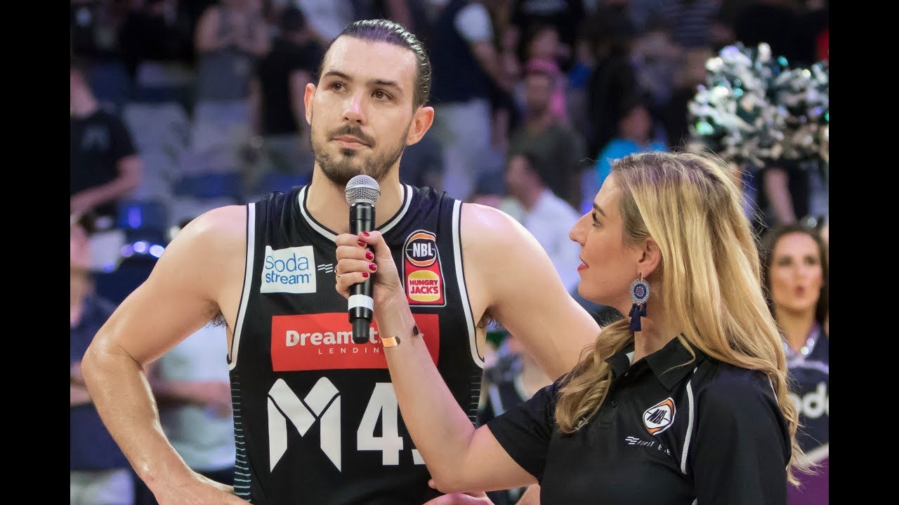 Candy Hertz Sports Reporter Basketball Showreel - YouTube