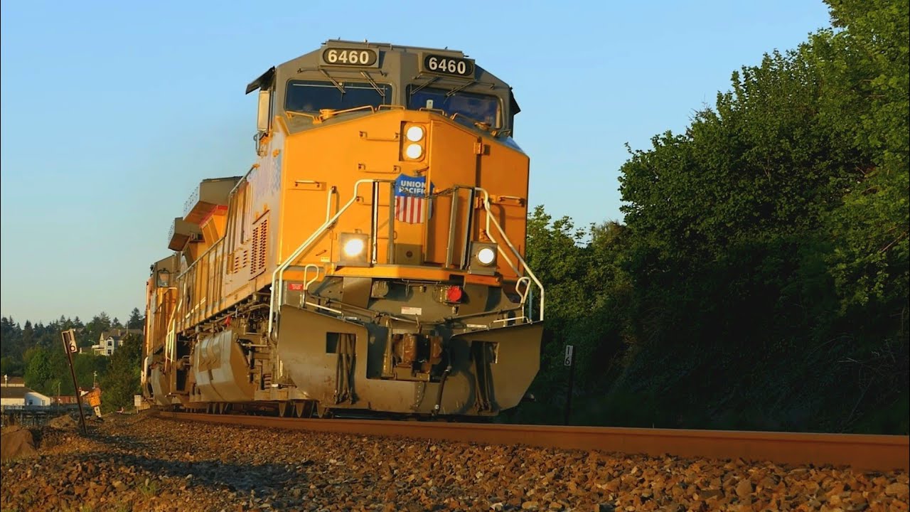 Full Length Freight Trains! - YouTube