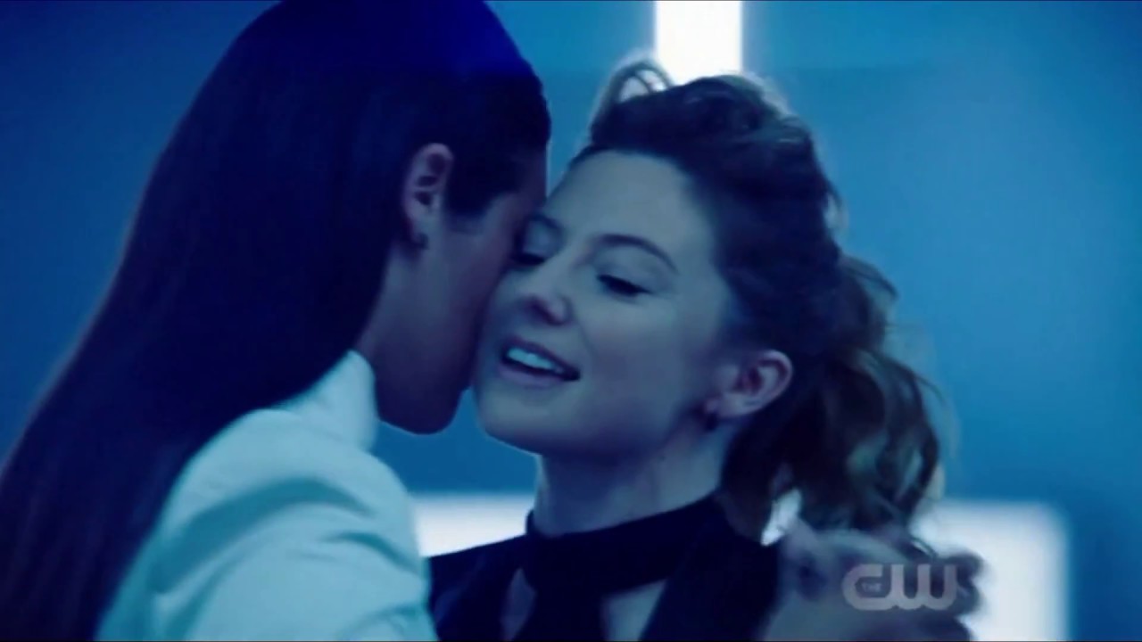 Devoe becomes Becky and talks to his wife + Dancing Scene - YouTube