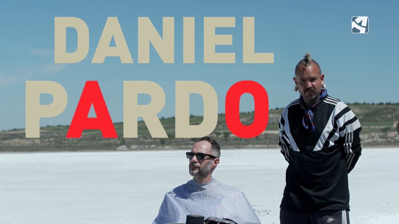 El artista Daniel Pardo (El Koktel Molotof) en Atónitos Huéspedes - YouTube