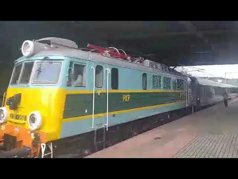 Odjazd pociągu Intercity EP07- 356 w Zabrzu - YouTube
