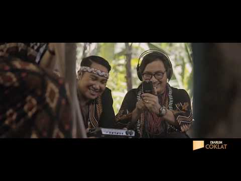 Ipang Lazuardi, Sarah Saputri & Bottle Smoker | Djarum Coklat 2018