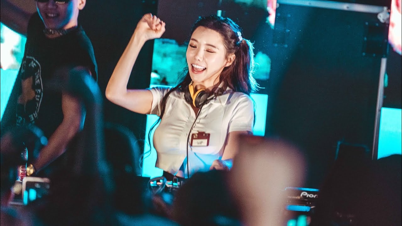 DJ AMBER NA TOUR AFTERMOVIE - YouTube