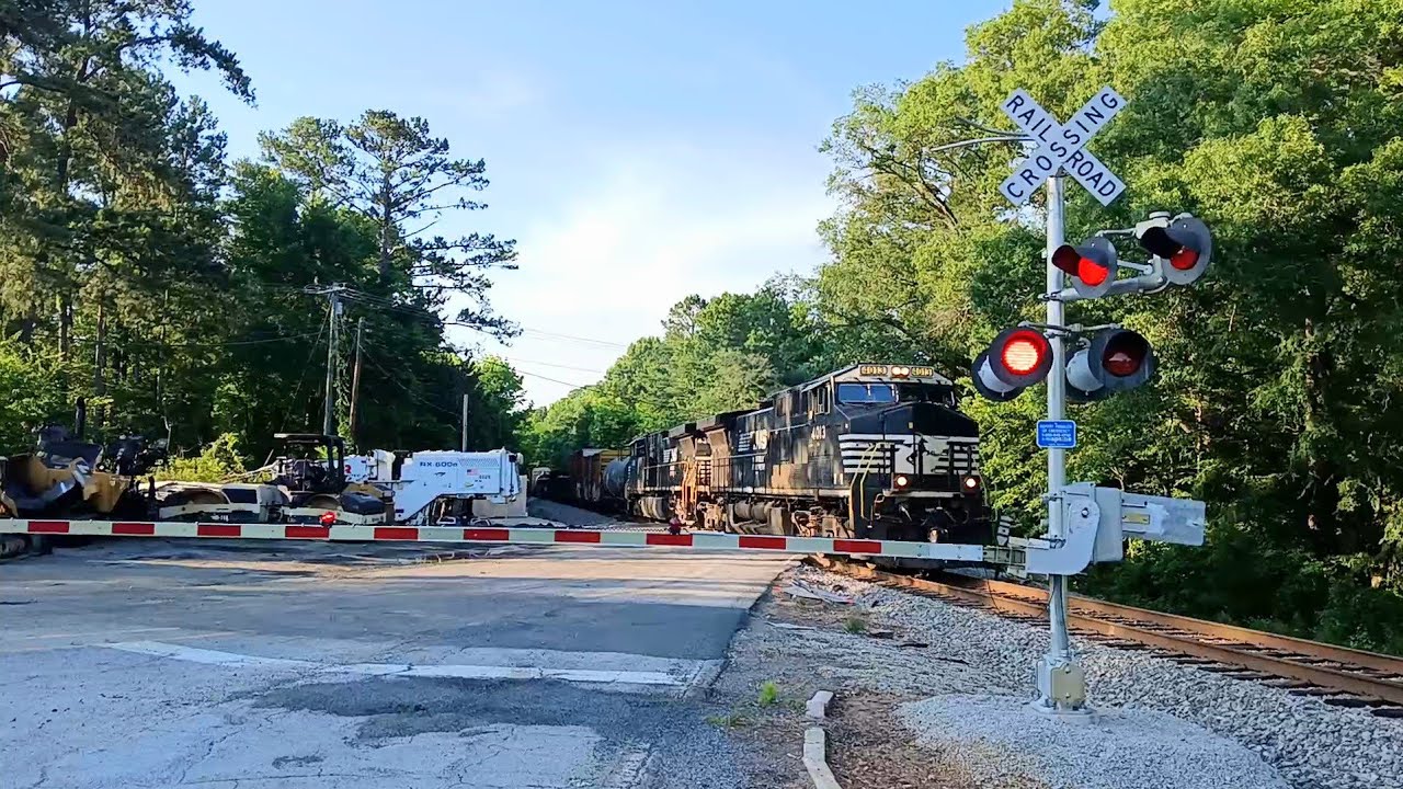 Patrick Road Railroad Crossing White Oak SC - YouTube