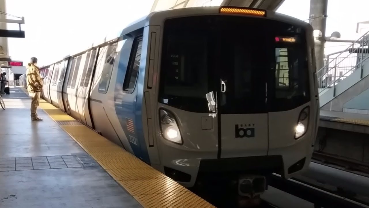BART 2022 Bombardier E Car #4233 on the Red Line - 6-Car Red Line ...