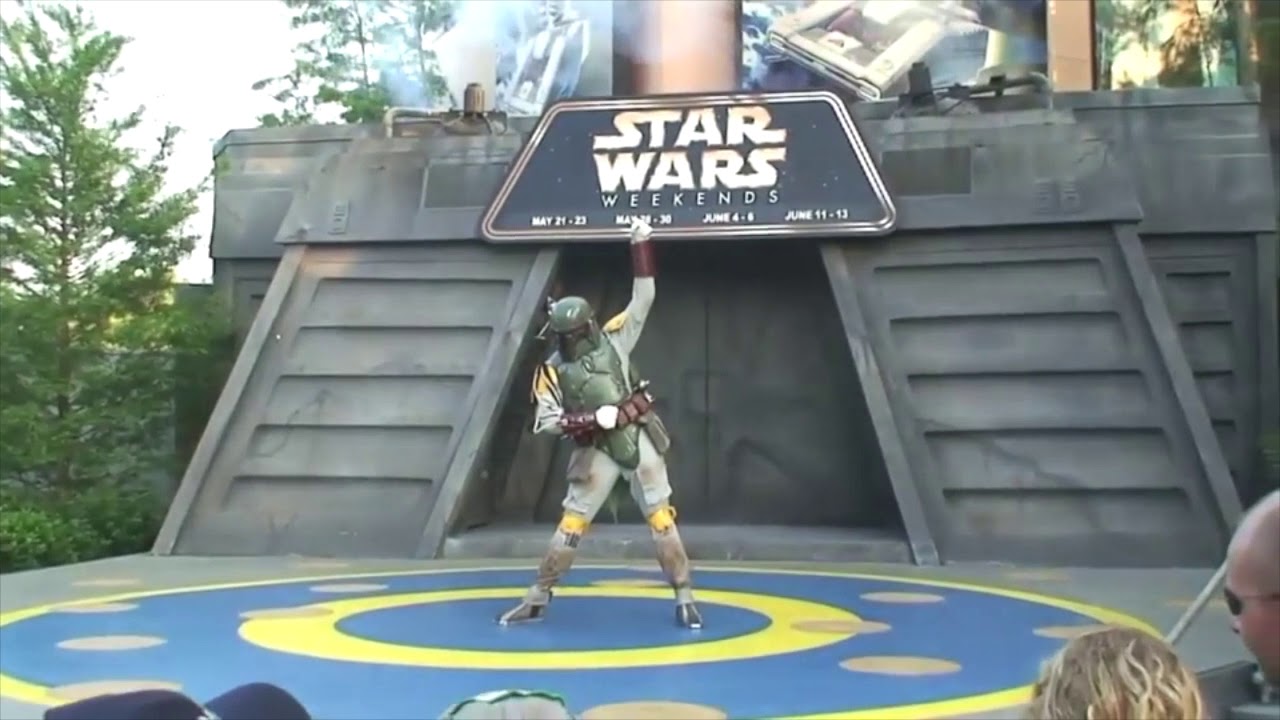 Mandalorian wish they could dance like him - YouTube