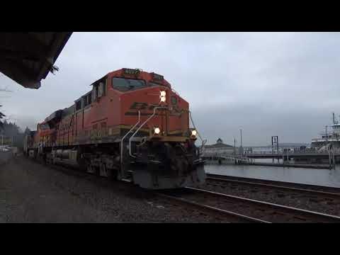 (Northbound) BNSF Loaded Oil Train passes through the Steilacoom Ferry Terminal. - YouTube