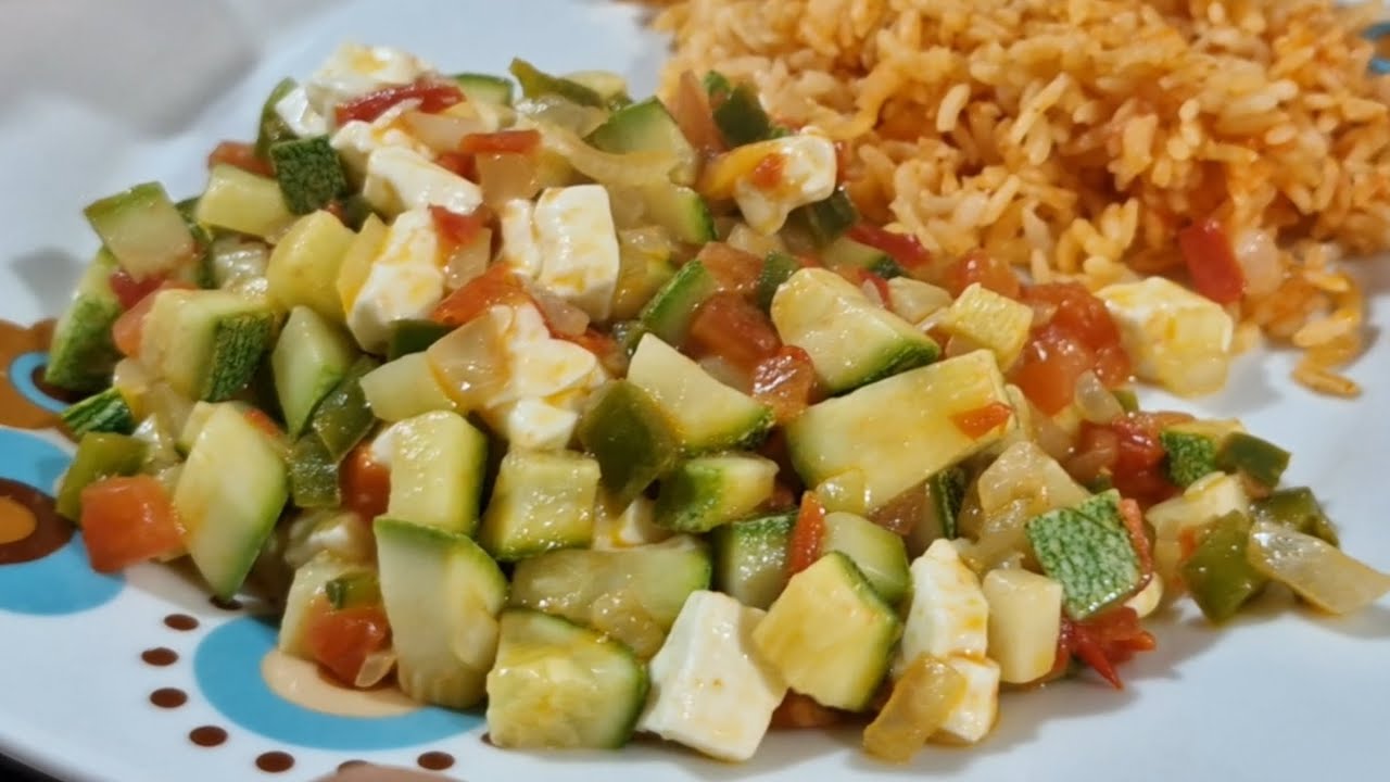 Prepara estas deliciosas calabacitas a la mantequilla - YouTube