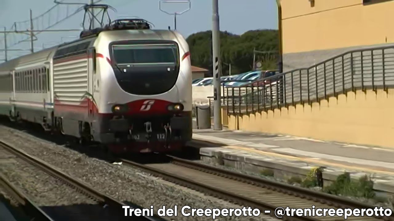 Treno Intercity 657 con E402.112 per Grosseto in arrivo a Campiglia ...