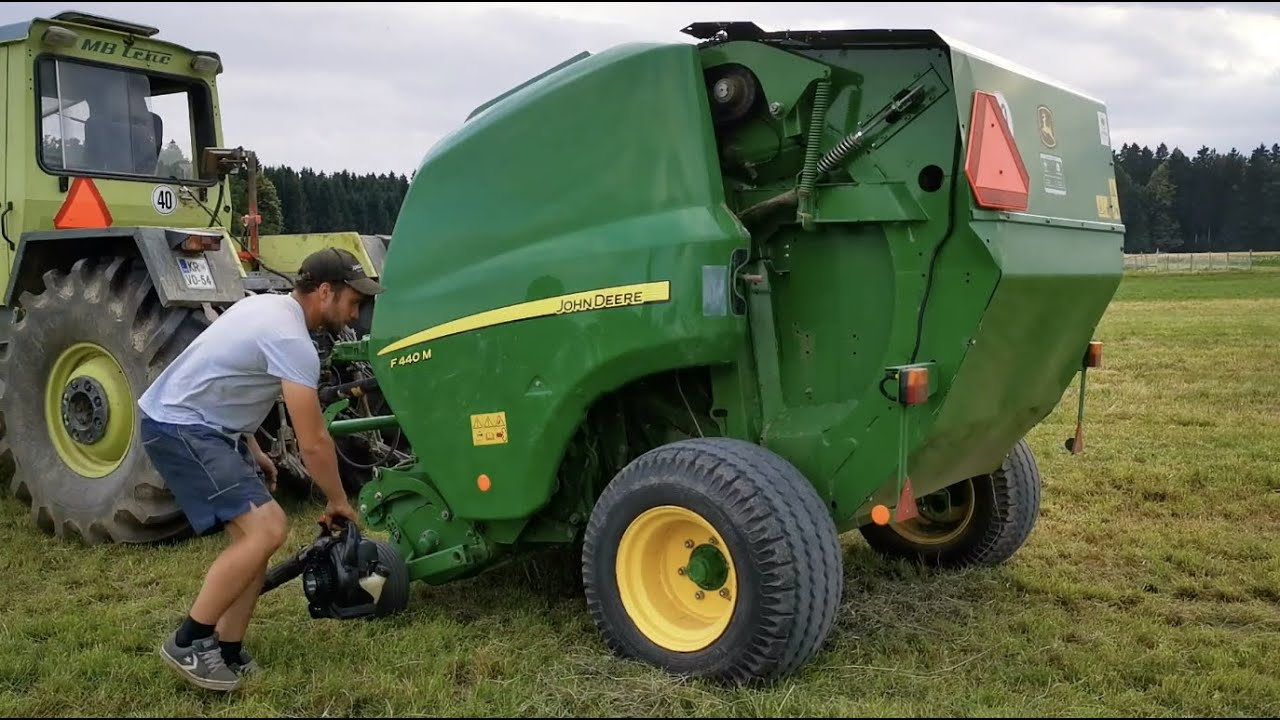John Deere F440M - Baliranje - YouTube